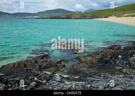 Playa Horgabost contra isla Taransay. Horgabost Beach nearby Taransay ...