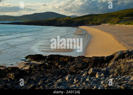Playa Horgabost contra isla Taransay. Horgabost Beach nearby Taransay ...