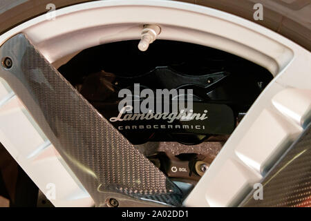 Lamborghini wheel and brake caliper Stock Photo - Alamy