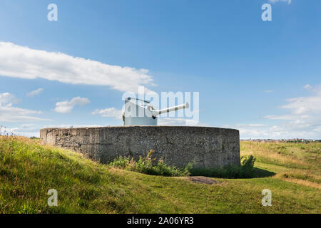 Disappearing Gun on Trow Rock, South Shields, Tyneside, England Stock ...