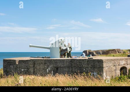 Maintenance on the Trow Rock disappearing gun platform a wartime relic ...