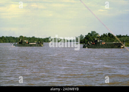 USA Vietnam-Krieg / Vietnam War - ATC Armored Troop Carrier / Tango ...