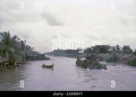 USA Vietnam-Krieg / Vietnam War - ATC Armored Troop Carrier / Tango ...