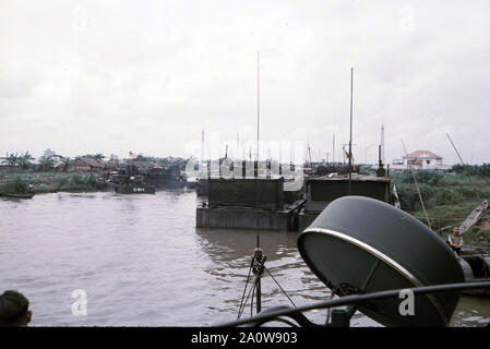 USA Vietnam-Krieg / Vietnam War - Wohnschiff / Barracks Ship - USS ...