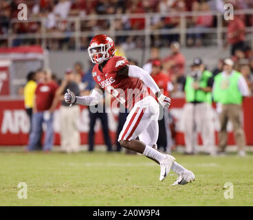 Arkansas defensive back Kamren Curl runs a drill at the NFL football ...