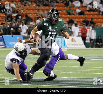 Hawaii quarterback Cole McDonald runs a drill at the NFL football ...