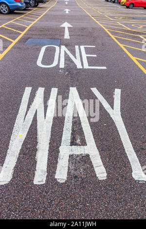 one way road markings, huntingdon town centre, multi storey car park ...
