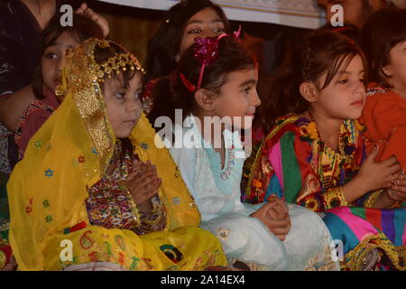Quetta, Pakistan. 23rd Sep, 2019. Children worn Pashtun traditional ...