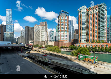 Chicago, Illinois, USA - City riverside eastbound Stock Photo - Alamy