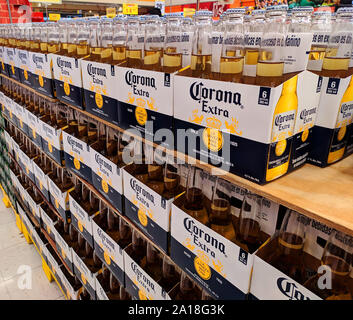 Supermarket Metro Lima Peru Cencosud Stock Photo - Alamy