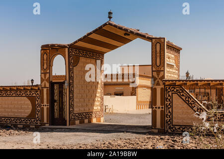 gate house to arabic property in Riyadh, KSA Stock Photo - Alamy