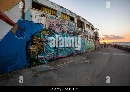 Graffiti on walls in Tel Aviv Stock Photo - Alamy