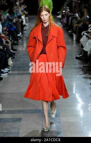 Paris, France. 25th Sep, 2019. MAISON MARGIELA SS20 Runway during Paris ...