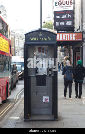 K6 black phone box London England UK Stock Photo - Alamy