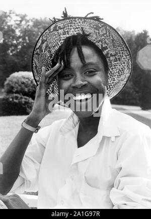 1980s PORTRAIT SMILING AFRICAN AMERICAN MAN WEARING BUSINESS SUIT AND ...