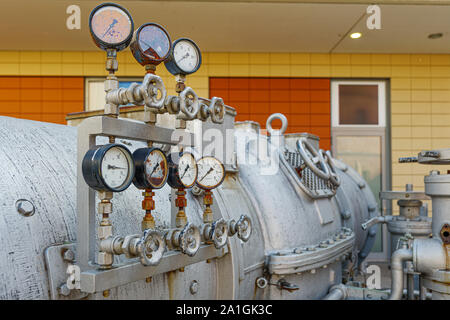 Old Broken Manometer - Pressure Gauge Stock Photo: 90926709 - Alamy