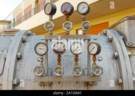 Old Broken Manometer - Pressure Gauge Stock Photo: 90926709 - Alamy