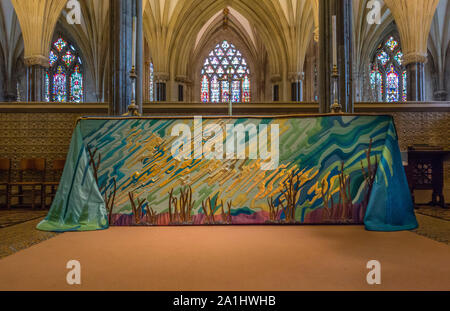 The high altar Wells Cathedral Stock Photo - Alamy