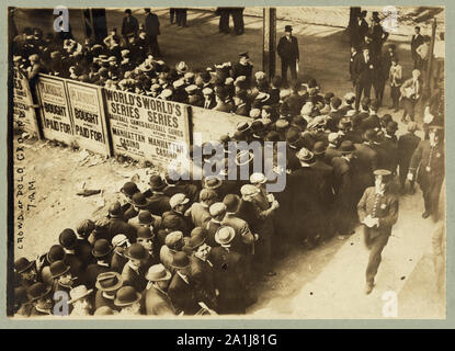 Spectators, Entrance control, New York-New Jersey Stadium (MetLife ...