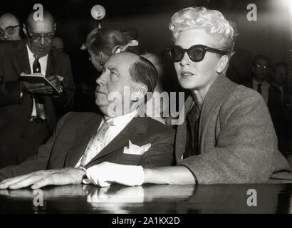 Lana Turner and attorney Jerry Geisler at the Johnny Stompanato murder ...