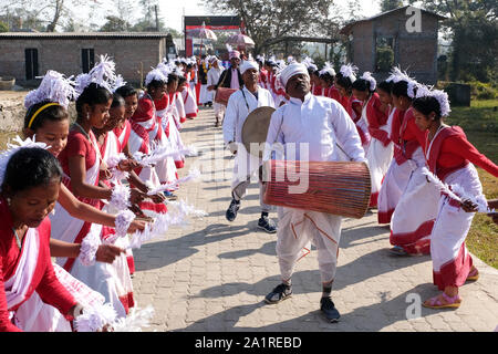 Dancing entry performance Dancing of young girls and women for a ...