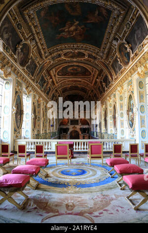 Chapel of the Trinity, Chateau de Fontainebleau, France Stock Photo - Alamy