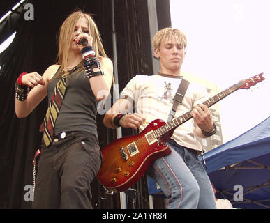 Avril Lavigne (Evan Taubenfeld) on 16.09.2002 in Köln / Cologne ...