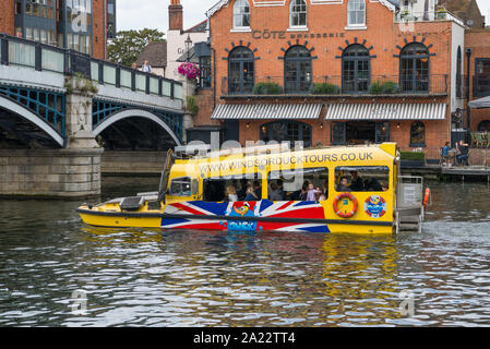 Duck Tours Amphibious Vehicle - River Thames - St Georges Wharf ...