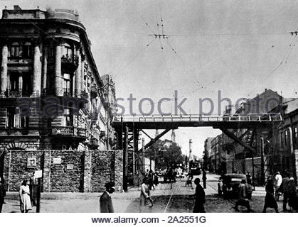 1941 WARSAW JEWS JEWISH GHETTO FORCED LABOUR Jewish forced labour, men ...