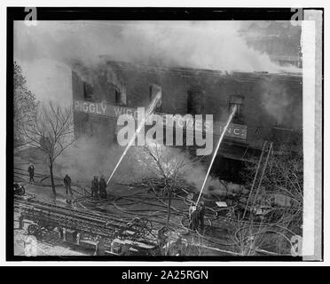 Piggly - Wiggly fire, 11/9/23 Stock Photo - Alamy