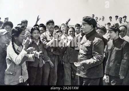 Chairman Mao with Red Guards during the Cultural Revolution. 1966. Mao ...