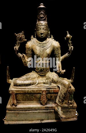 Bronze statue of Vishnu chola dynasty in meenakshi temple madurai ...