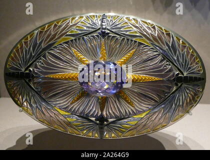 Crystal jewellery box 1895, from the Hull Grundy collections. Anne Hull ...