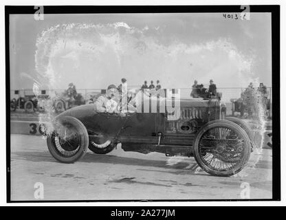 Possibly Glover Edwin Ruckstell and Quickwell in a Mercer racing ...