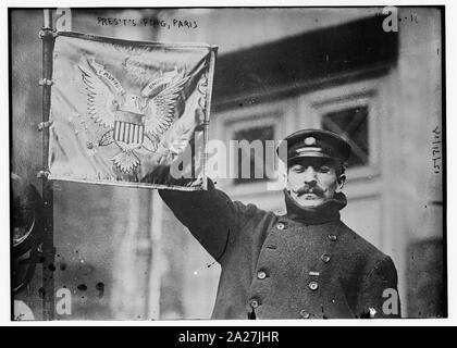 Pres't's flag, Paris Stock Photo - Alamy