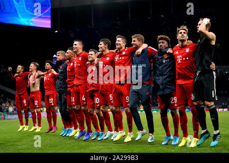 Bayern Munich players celebrate at the end of the Champions League ...