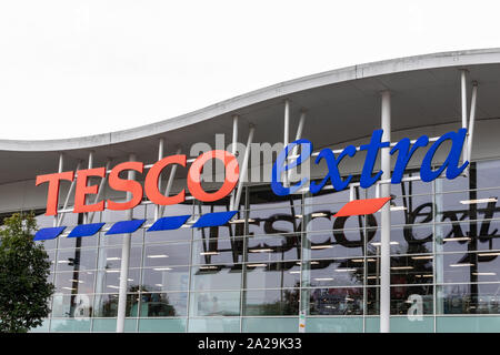Tesco extra logo Stock Photo - Alamy