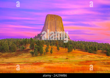 sunset over devils tower in devils tower national monument near hulett ...