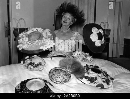 Hedda Hopper, a gossipmonger Stock Photo - Alamy