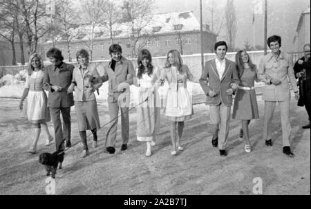 Photo session with fair hostesses and the Olympic mascot "Waldi" on the ...