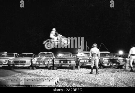 Show of the "Hell Drivers - Teufelsfahrer" in 1974, in which stuntmen ...