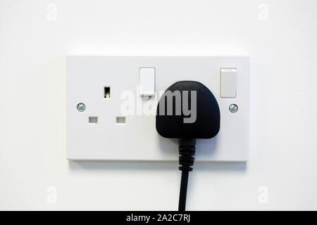 British wall double plug socket Stock Photo - Alamy