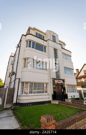 Sunray House art deco architecture flats building in Westcliff on Sea ...