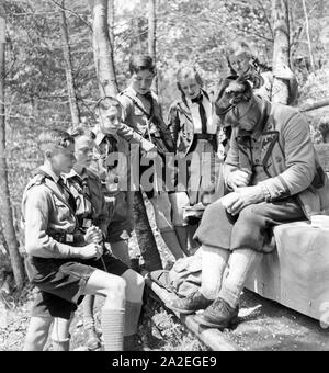 Hitler Youth and BDM girls in Koenigsberg, 1935 Stock Photo - Alamy