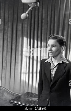 Schauspieler bei Probeaufnahmen für den Film Familienanschluss von Carl ...