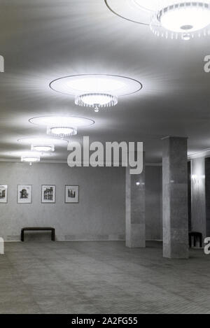 Das Foyer des Schiller-Theaters, das durch den Architekten Paul ...