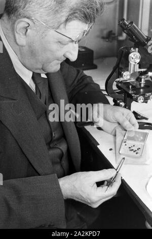 Professor Claus Schilling vom Robert Koch Insitut in Berlin bei ...