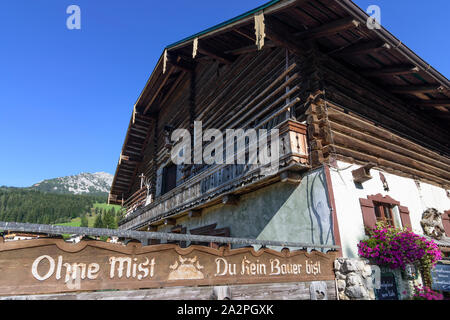 Filzmoos: wooden farmhouse restaurant hotel Mandlinghof Fiakerwirt Alt ...