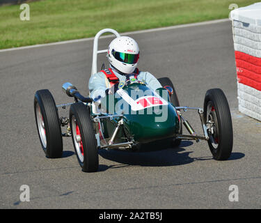 A 500cc Formula 3 Cooper-JAP racing at Brands Hatch, England, 1950 ...