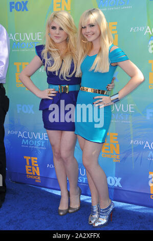 Destinee & Paris 2011 Teen Choice Awards held at Gibson Amphitheatre ...